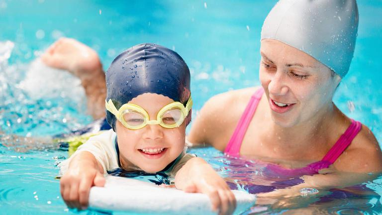 How To Teach Kids To Swim - Toddle