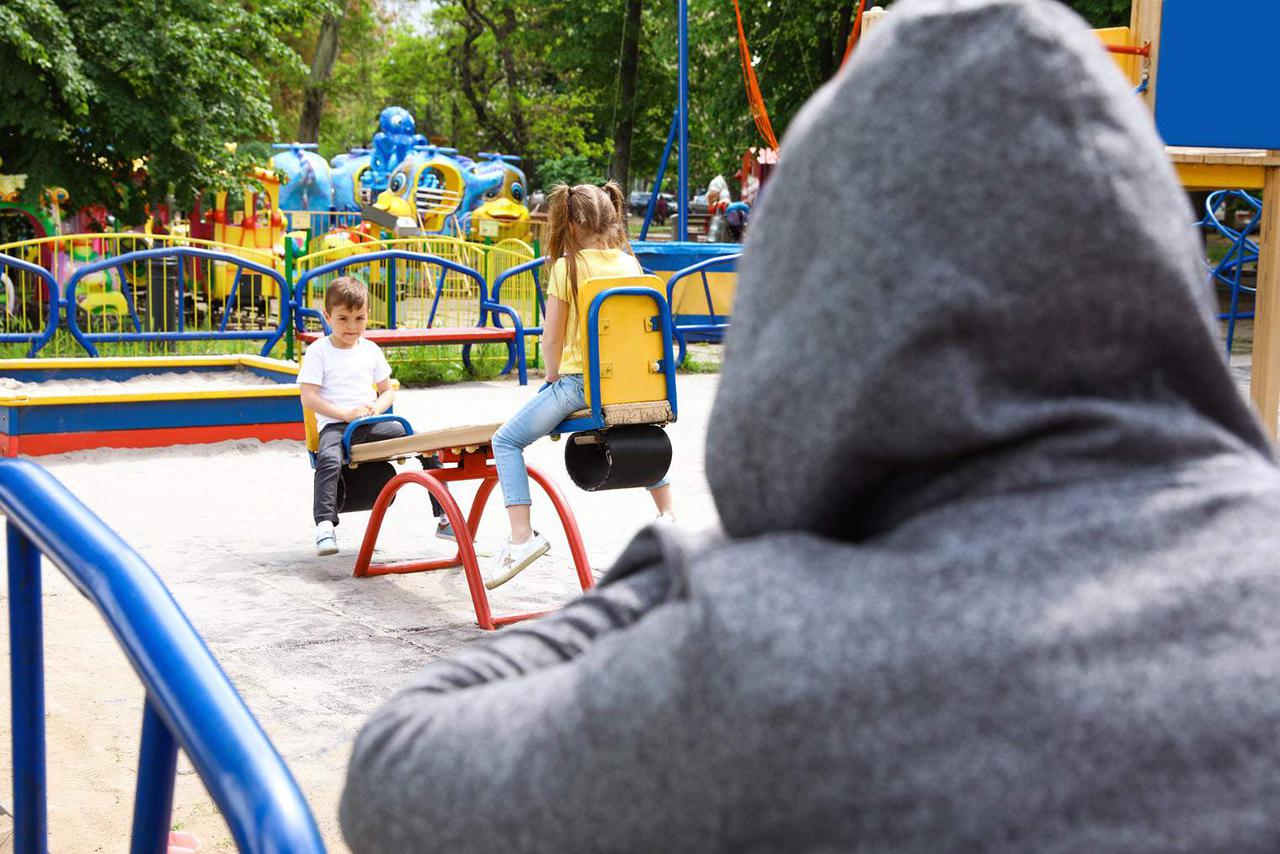 How to Teach Kids Stranger Danger - Toddle